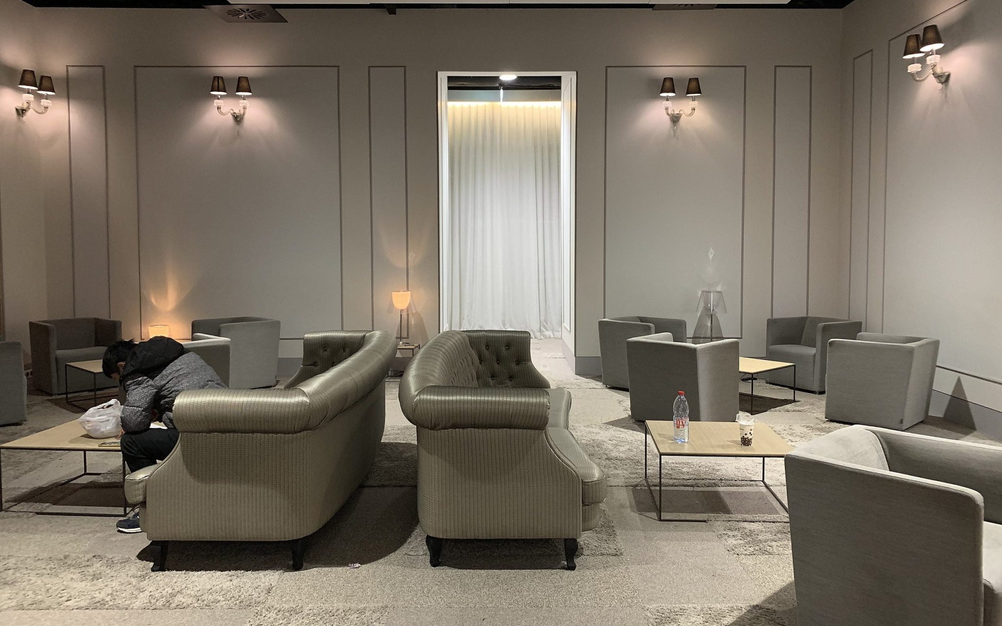 The Definitive 3-7+ Hour Paris-CDG Airport Layover Guide (by a Pilot)