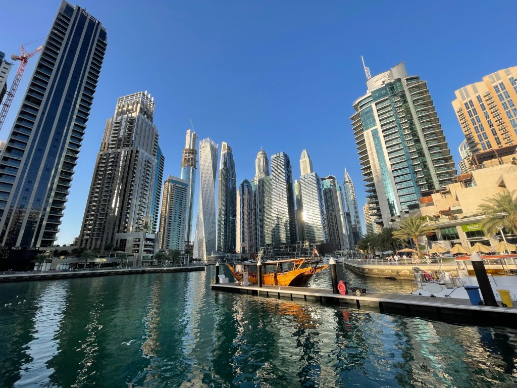 Dubai Int’l Airport (DXB): The Ultimate 4-7 Hour Layover Guide (by a Pilot)