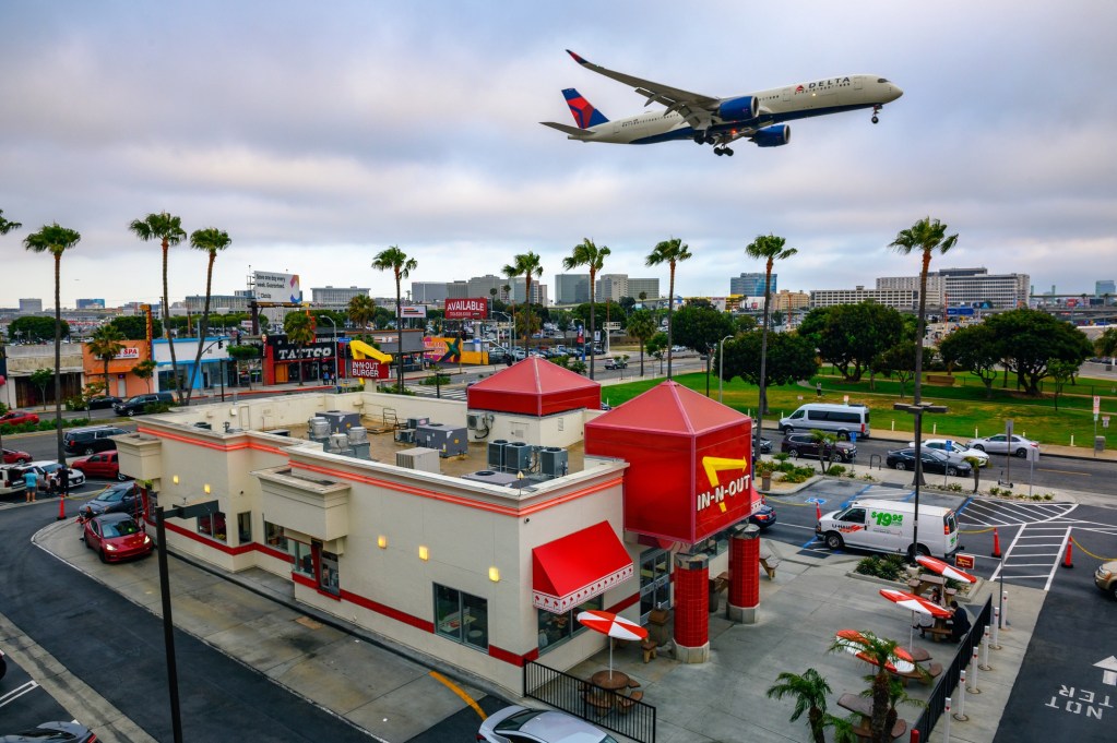 Los Angeles Airport: The Quintessential 4-7 Hour LAX Layover Guide (by ...