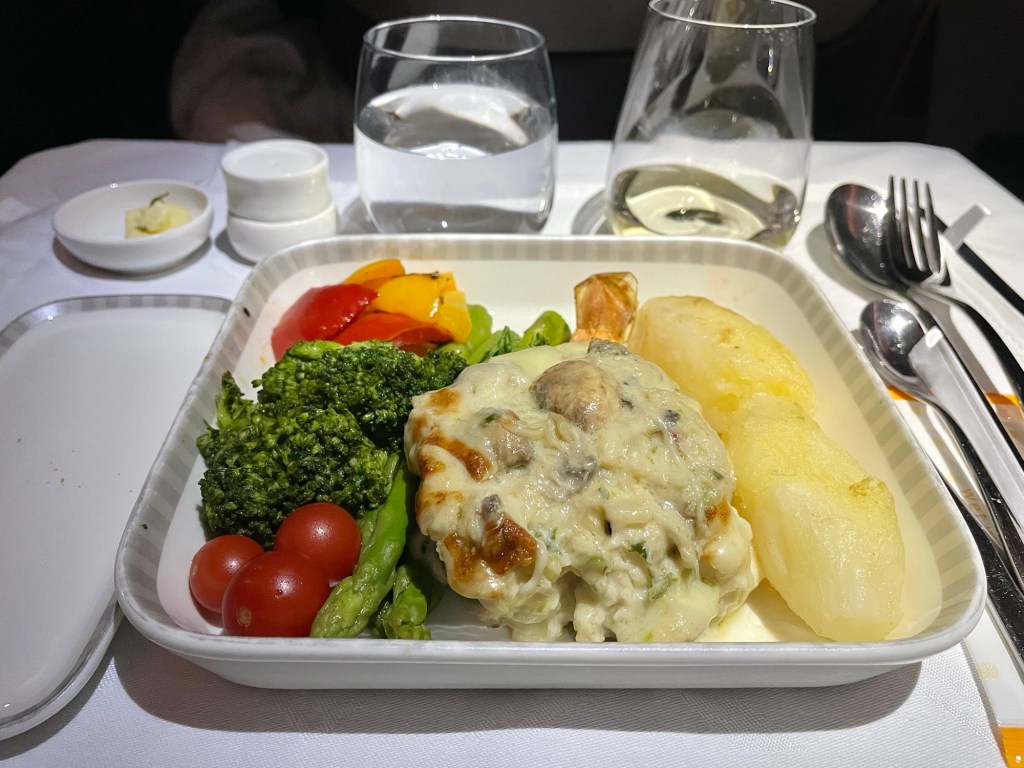 The New Singapore Airlines A380 Business Class Experience: Not So Good?